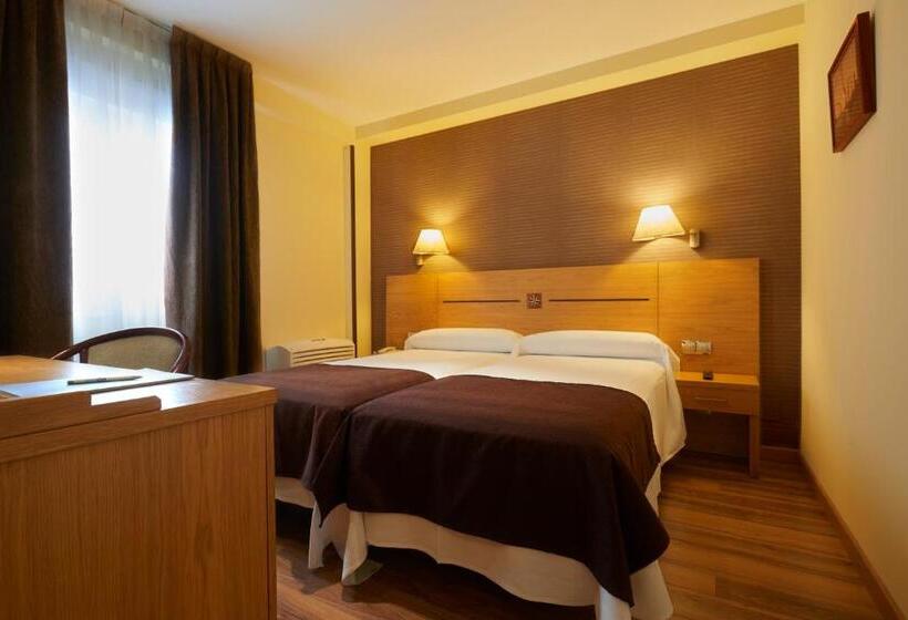 Hotel La Serrana, Antiguo 40 Nudos - Avilés