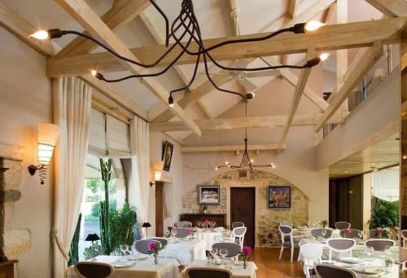 Hôtel Logis Le Relais De Farrou Hôtel Restaurant Spa - Villefranche-de-Rouergue