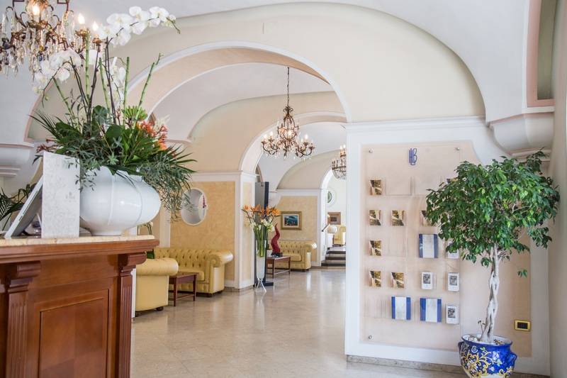 Hôtel Lloyd S Baia - Salerne