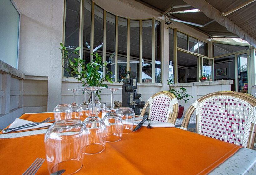 Hôtel Le Ceinturon - 伊埃雷