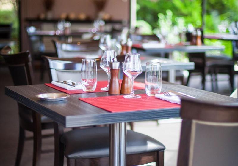 Hotel Logis Hostellerie D'aussois - Semur-en-Auxois