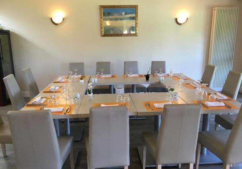 Hôtel Logis Hôtel Val De Vienne - Le Vigeant