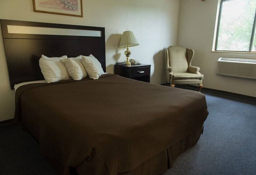 Motel Super 8 By Wyndham Williams Lake Bc - Williams Lake