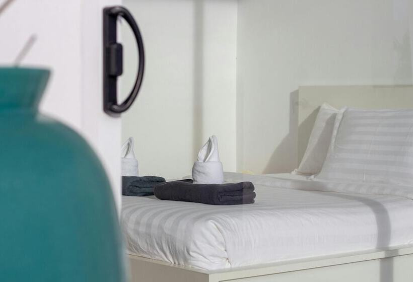 Hostal Abril Nerja - Nerja
