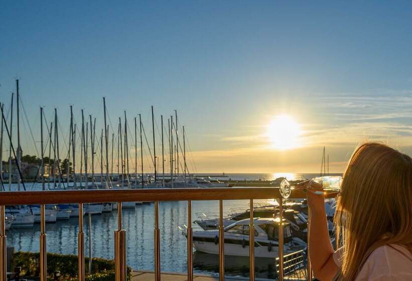 Boutique Hotel Nautica Spa & Wellness, Private Parking, Pet Friendly - Novigrad