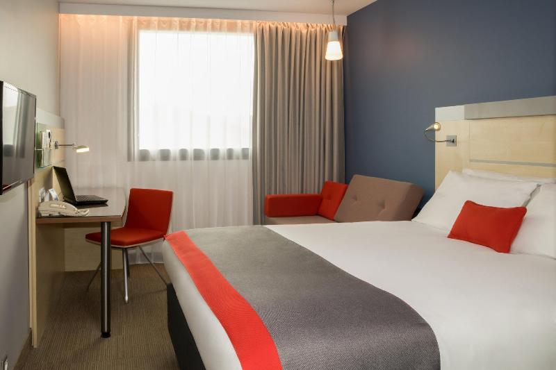 Hotel Holiday Inn Express Toulouse Airport, An Ihg - Toulouse