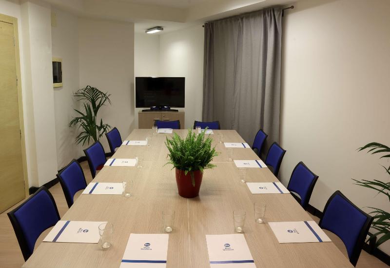 Hôtel Best Western Porto Antico - Генуя