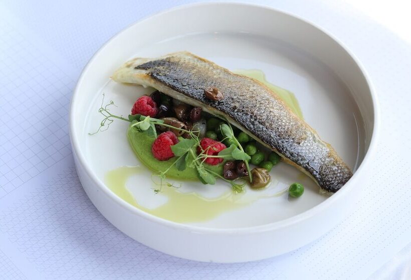Hôtel L Ermitage Hôtel Cuisine à Manger - Saint-Cyr-au-Mont-d'Or