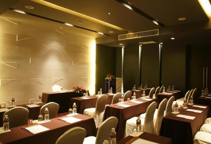 Hotel Z Through By The Zign - Pattaya