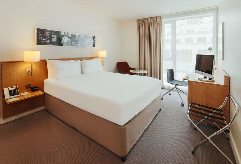 Doubletree By Hilton Hotel London  Tower Of London - London
