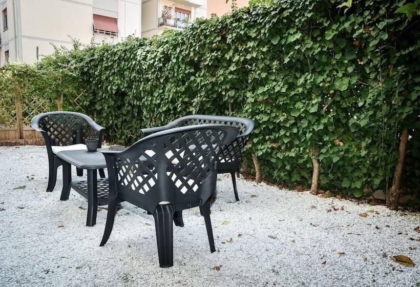 Hôtel (Catégorie 1/2 *) Affittacamere Delfo - Pise