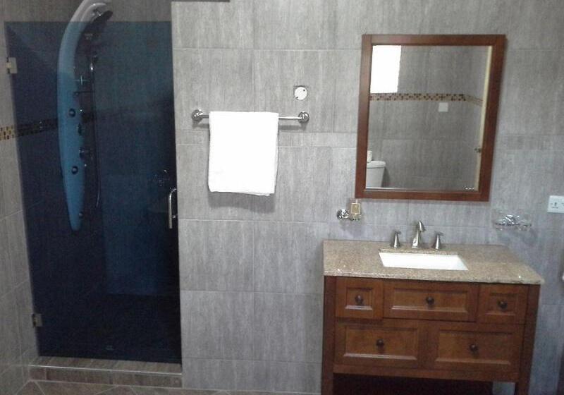 Hotel Tropical Enclave - Accra