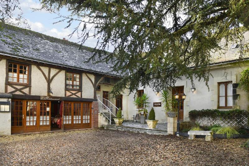 Hotel Logis Manoir De La Giraudiere - Chinon