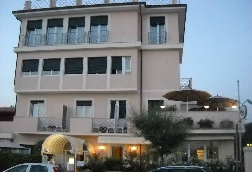Hôtel Bencista - Форте-деи-Марми