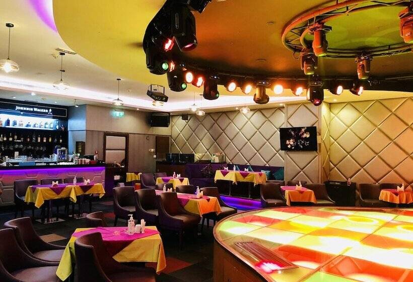 Hotel Raviz Center Point - Dubai