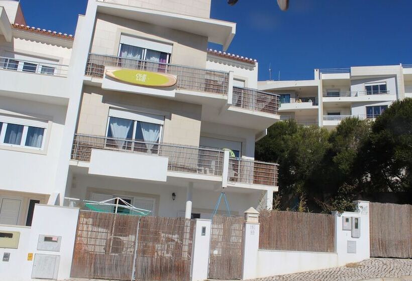 Ericeira Chill Hill Hostel & Private Rooms - エリセイラ