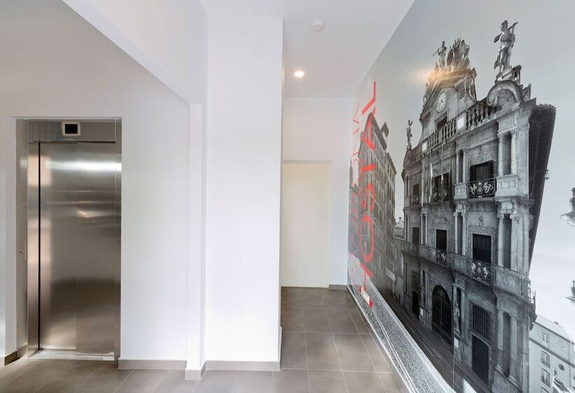 Iraipe Pamplona Hostal Auto Check In - 팜플로나