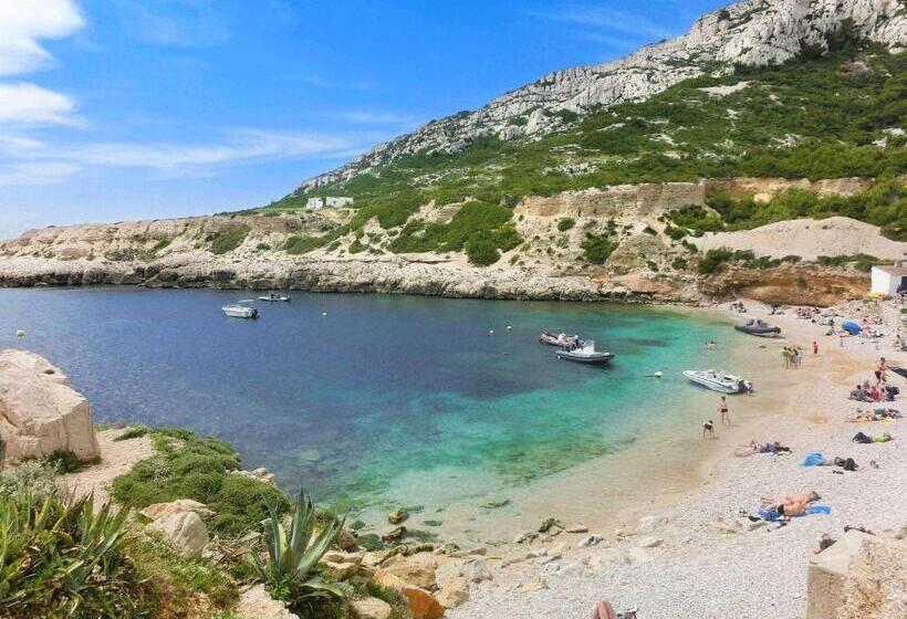 Hôtel Ibis Budget Marseille Vieux Port - Marsilya