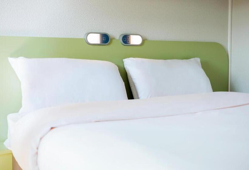 Hotel Ibis Budget Clermont Ferrand Le Brezet Aeroport - Clermont-Ferrand