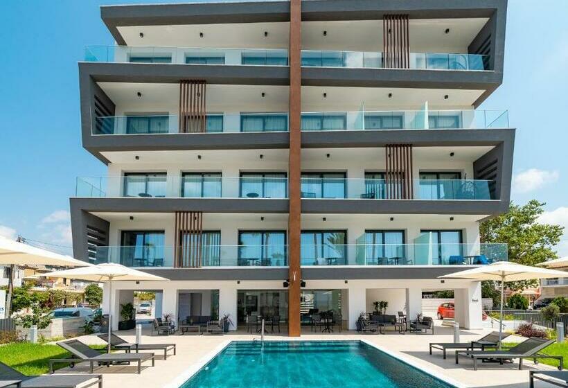 Waterside Sea View Apartments - Paphos