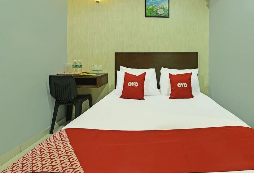 M Three Hotel By Oyo - Sitiawan