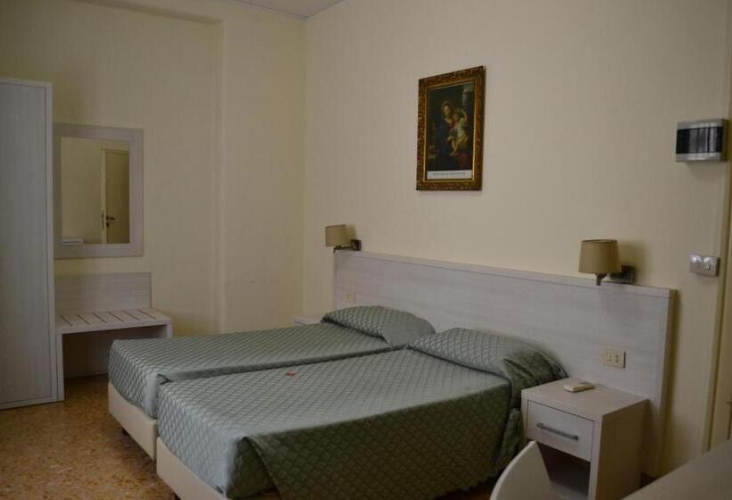 Hôtel (Catégorie 1/2 *) Casa Per Ferie Ravasco San Pietro - Vatican