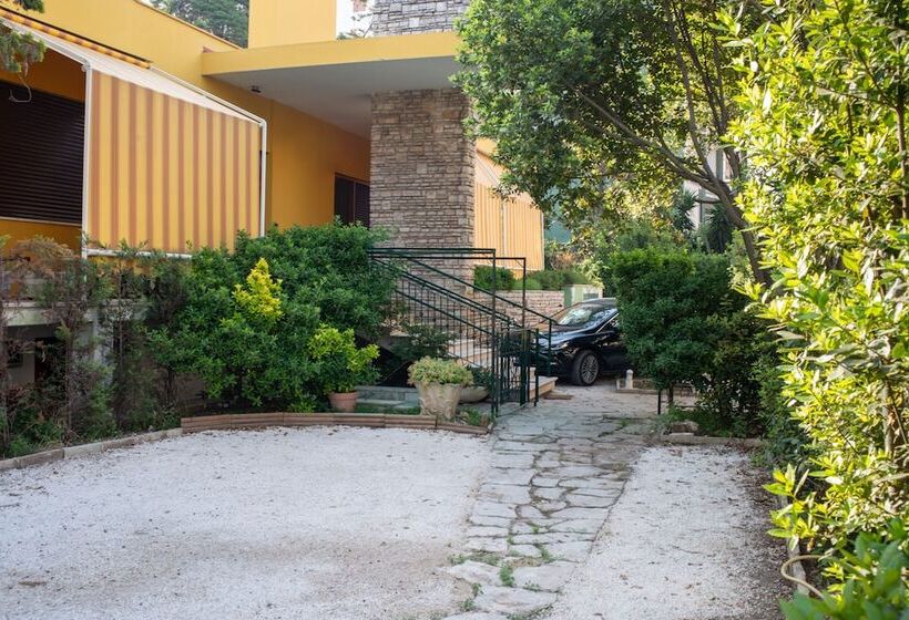 Bed And Breakfast Villa Domus Salento Suites & Rooms Con Parcheggio Privato In Loco - Lecce