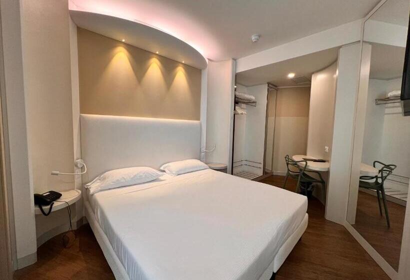 Hôtel Ark - Верона