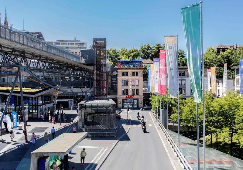 Hotel Ibis Styles Lausanne Center Mad House - Lausanne