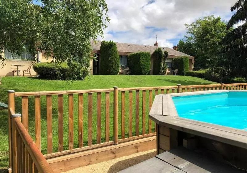 Hôtel Logis Hôtel Restaurant Du Lion D Argent Et Des Tanneries - La Châtre