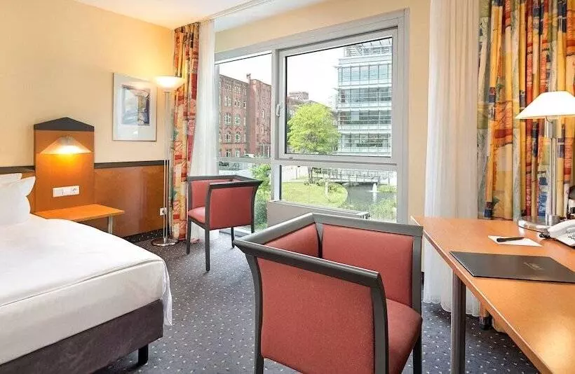 Victor S Residenz Hotel Berlin Tegel - Berlin