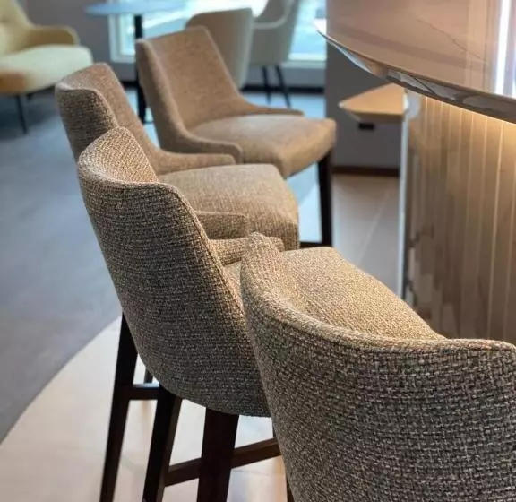 Hôtel Campanile Smart Lyon Est  Eurexpo Bron Aviation - Bron