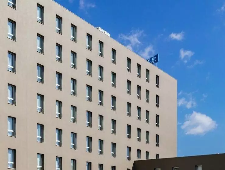 Hotel Basic Braga By Axis - Braga