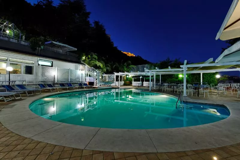 Hôtel Villa Poseidon & Events - Салерно