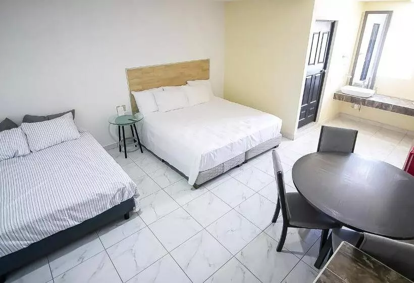 Hôtel Oyo  Plaza Las Torres - Cabo San Lucas