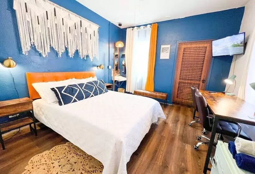 Ith Mission Beach Backpacker Hostel - San Diego, CA