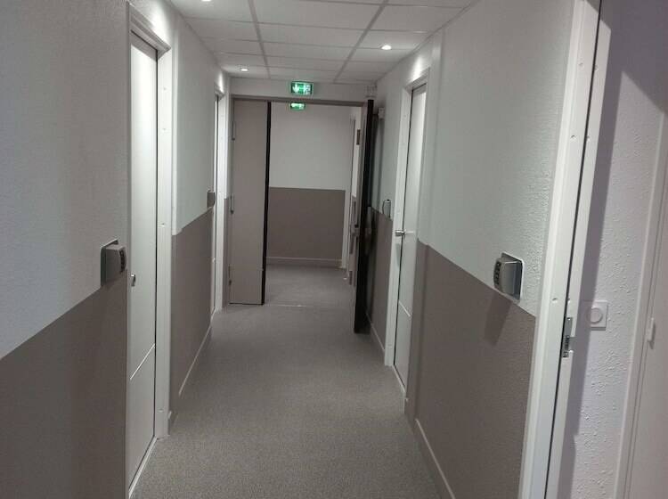 Hôtel Premiere Classe Evry Sud   Mennecy - Corbeil-Essonnes