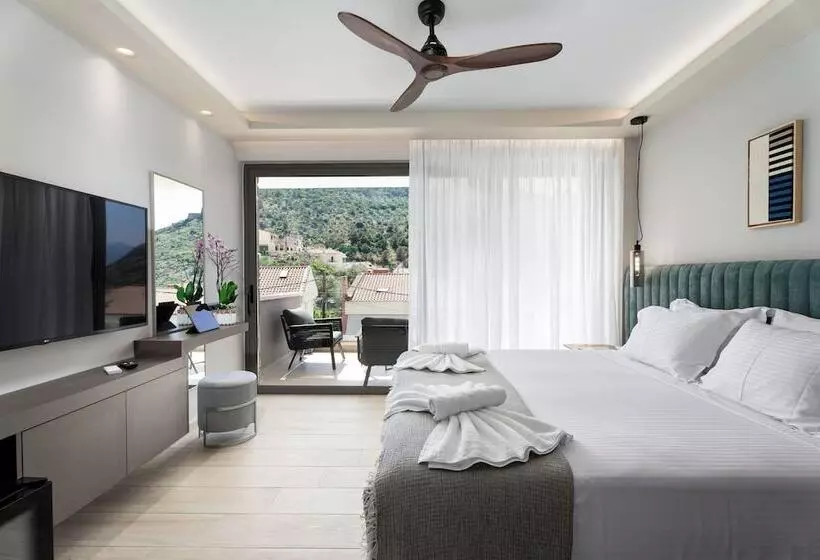 Hôtel Ennea Muses Rooms & Suites - Нафплион