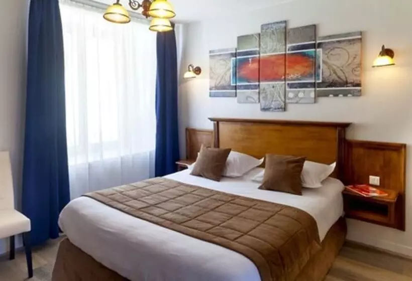 Hotel Logis Hôtel & Restaurant Du Sauvage - Seine-et-Marne