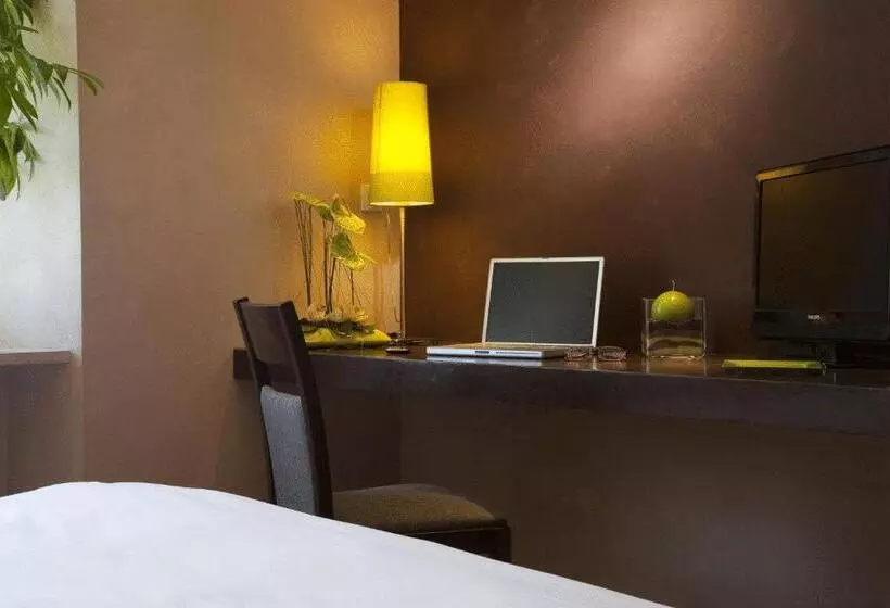 Hôtel Logis Hôtel Restaurant Le Commerce - Aveyron