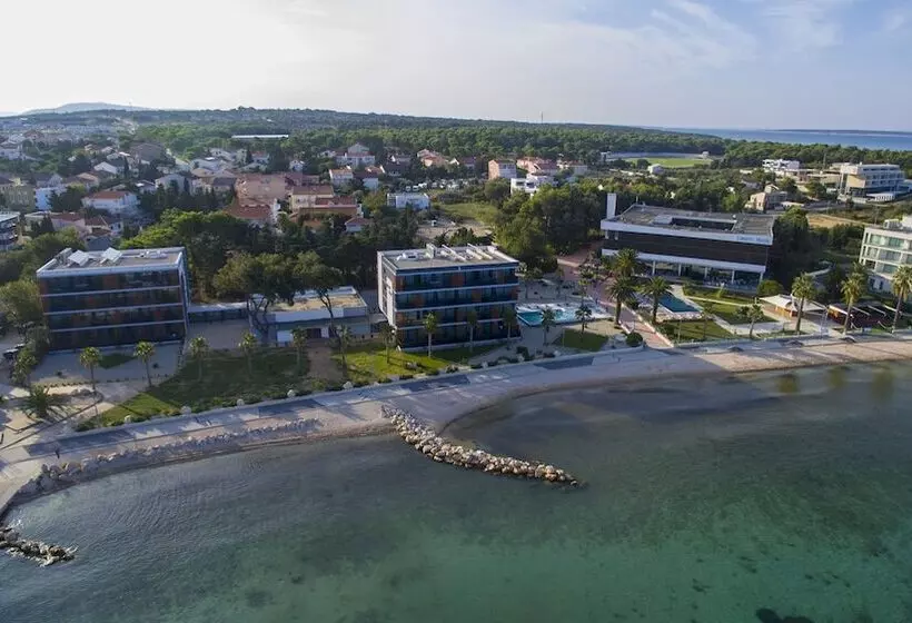 Hôtel Liberty Plaza - Novalja