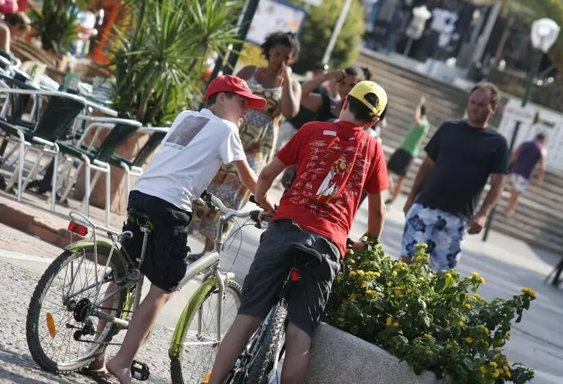 Hôtel Lagrange Grand Bleu Vacances – Résidence Les Jardins De Neptune - Saint-Cyprien