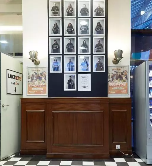 Albergue St Christopher S Budget Hotel Paris   Gare Du Nord - París