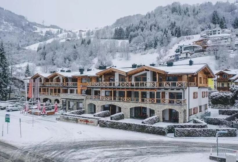 Hôtel Avenida Mountain Lodges Kaprun - Kaprun