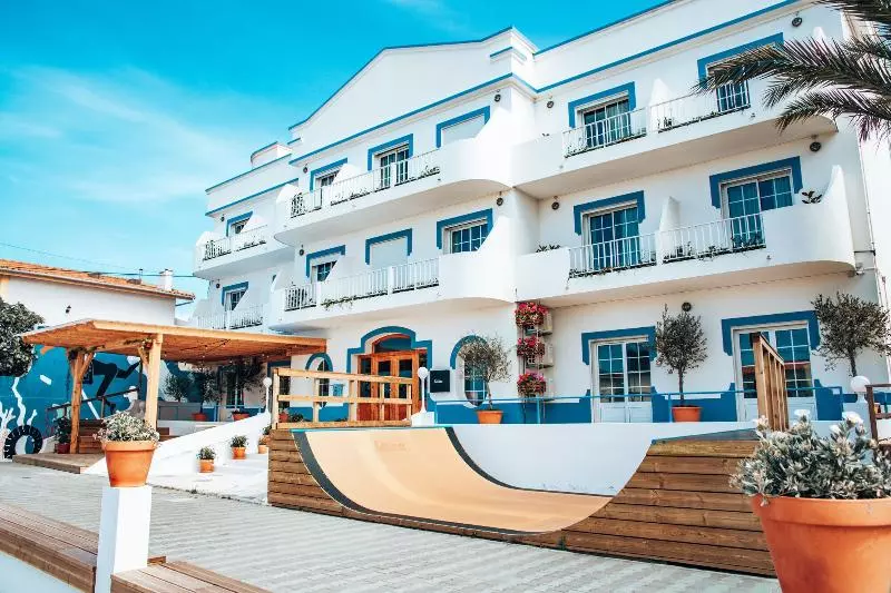 Hôtel (Catégorie 1/2 *) Selina Peniche - Ferrel