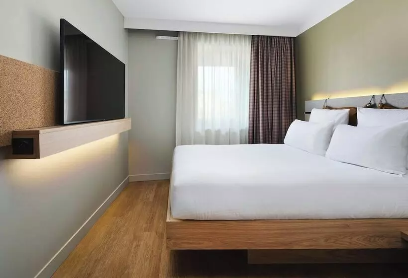 Hôtel Moxy Annecy - Annecy-le-Vieux