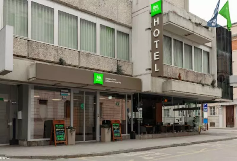 Hôtel Capsule Ibis Styles Ljubljana The Fuzzy Log - Ljubljana
