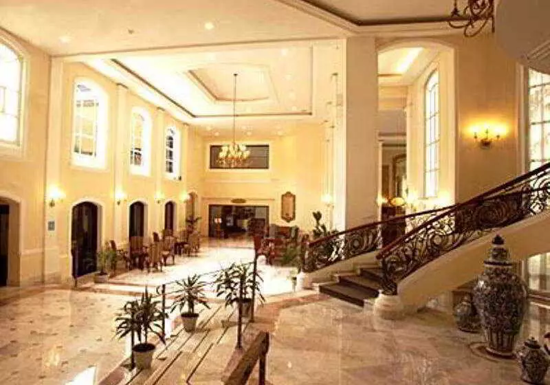 Hotel Plaza Camelinas - Santiago de Querétaro