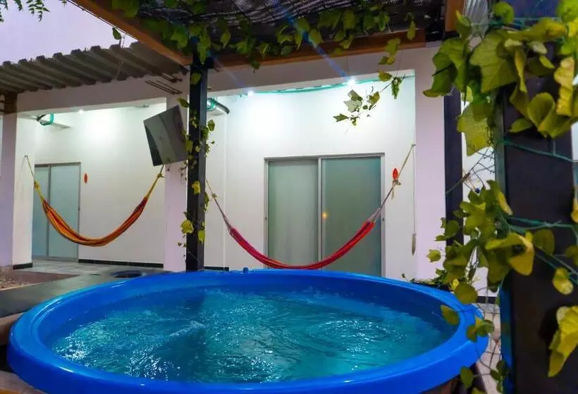 Pensión Family House Rodadero - Santa Marta