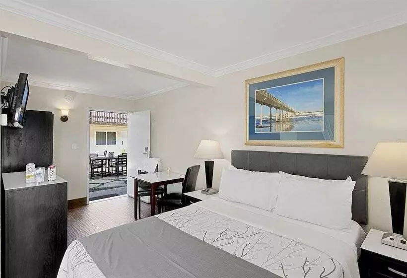 Hotel Ocean Beach - San Diego, CA
